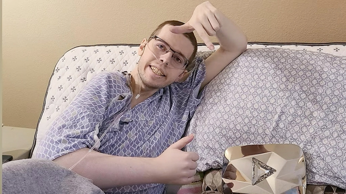 Minecraft YouTuber Technoblade Dies at 23 – NBC Los Angeles