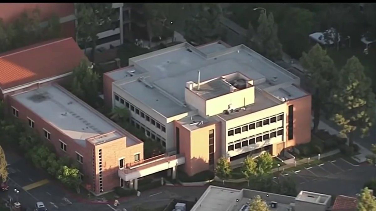 Former USC Dean Expected to Plead Guilty – NBC Los Angeles