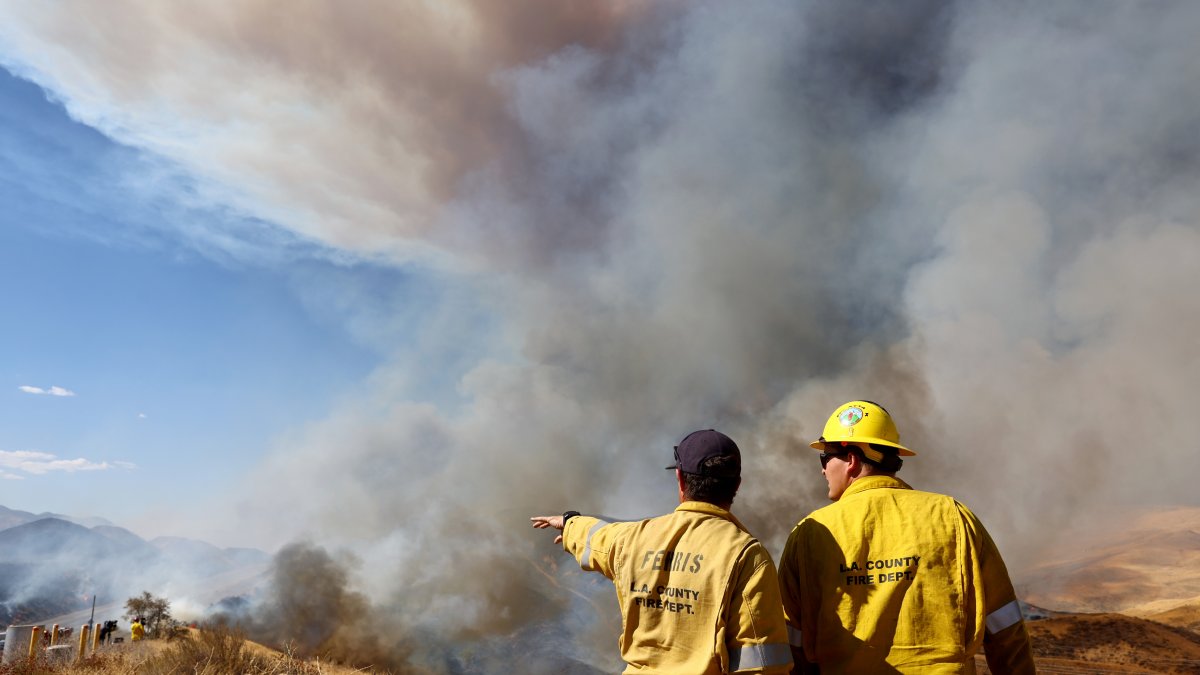 Crews Make Progress on 5,208-Acre Castaic Brush Fire, 87% Contained ...
