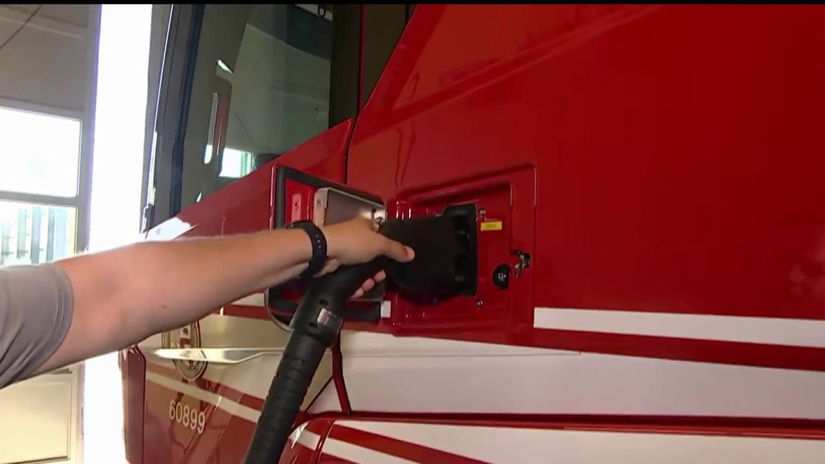 U.S. Receives First Electric Fire Engine, Its New Home is in LA – NBC ...