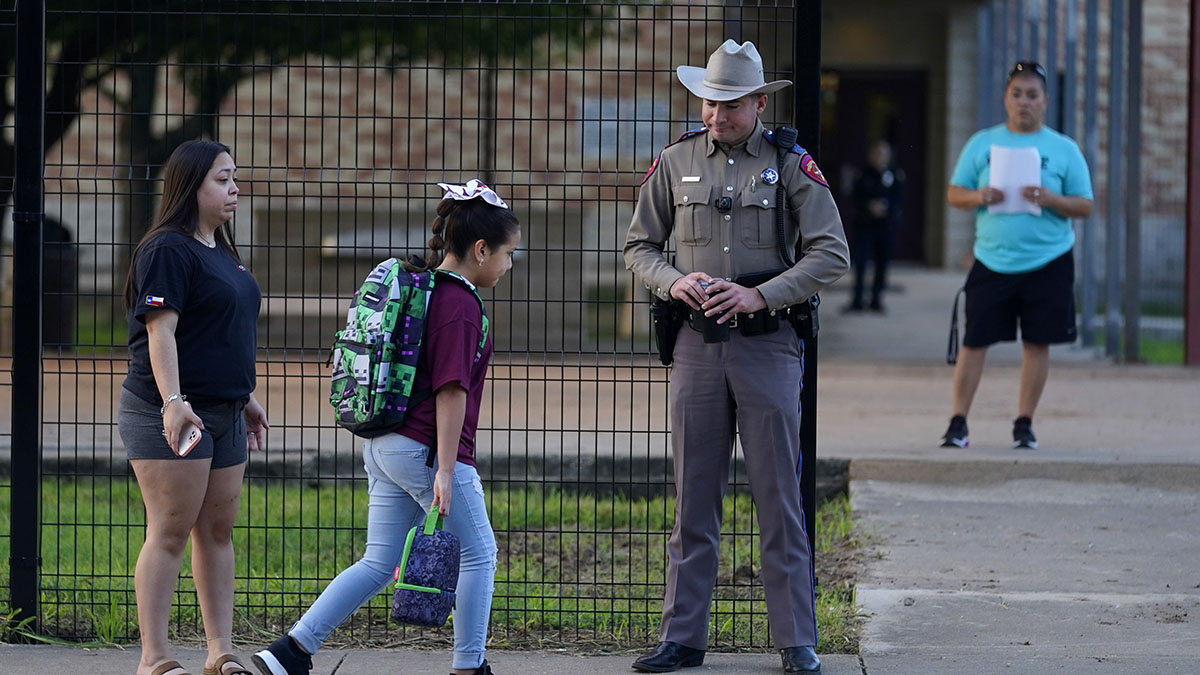 Uvalde Students Go Back to School for 1st Time Since Attack – NBC Los ...