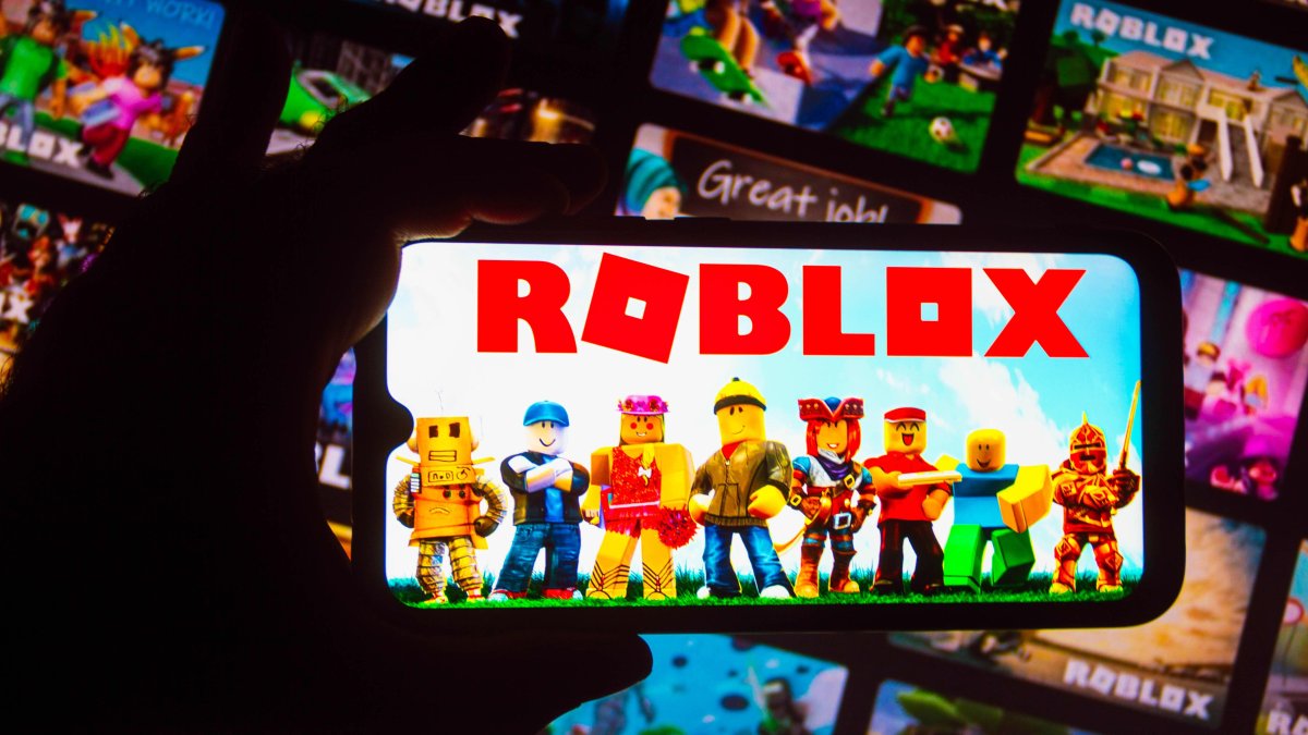 Millions flocking to grow virtual gardens in viral Roblox game – NBC ...