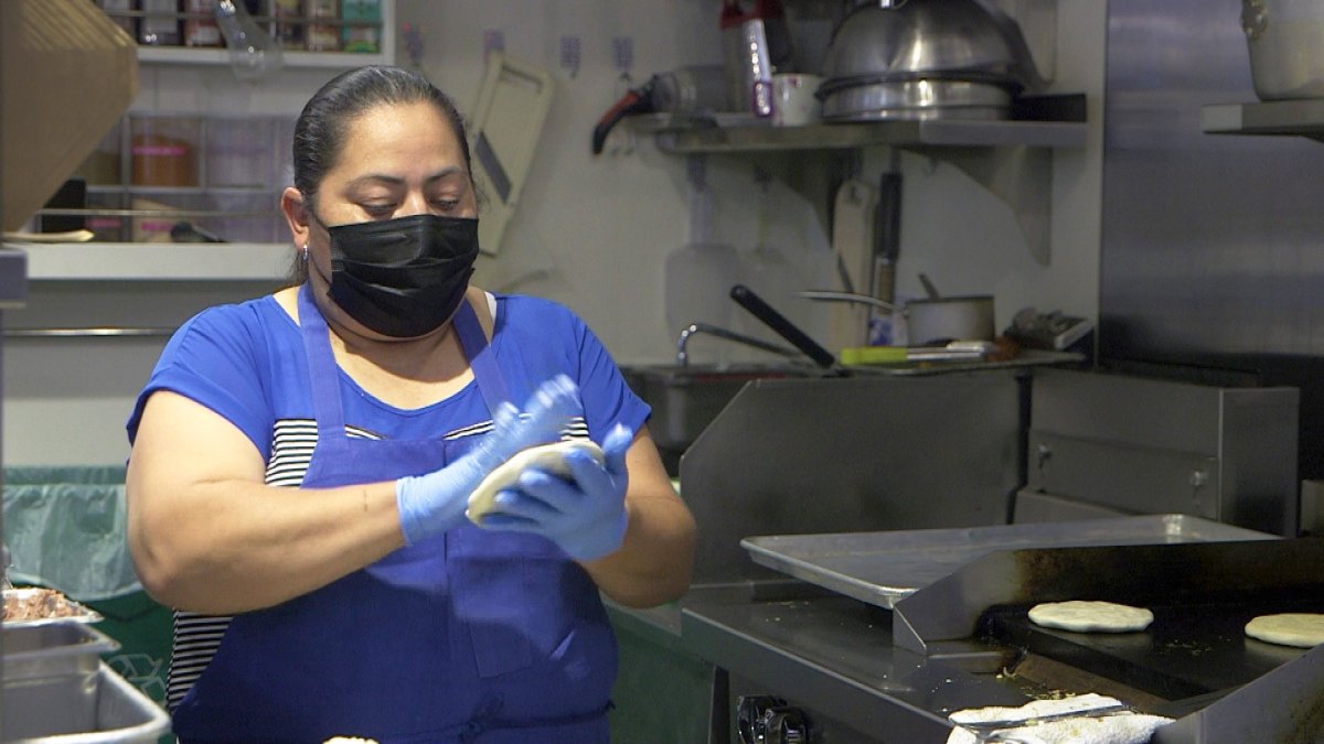 Family Is the Secret Recipe in SF Woman’s Famous Pupusas – NBC Los Angeles
