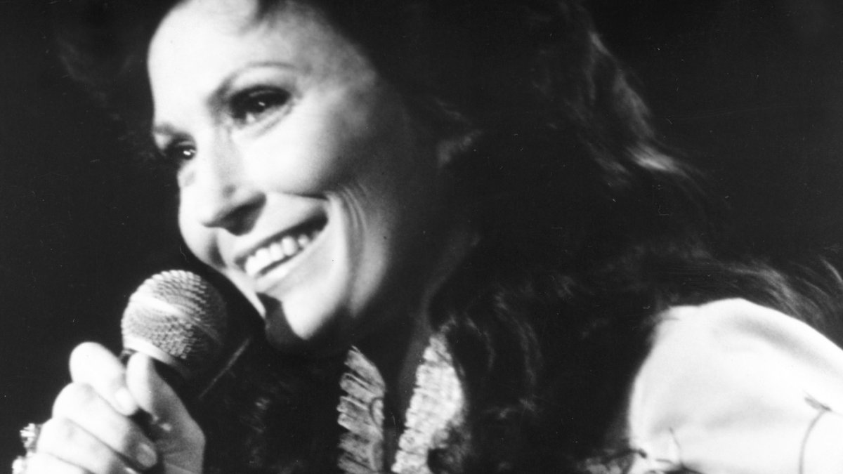 Country Music Legend Loretta Lynn Dies at 90 – NBC Los Angeles
