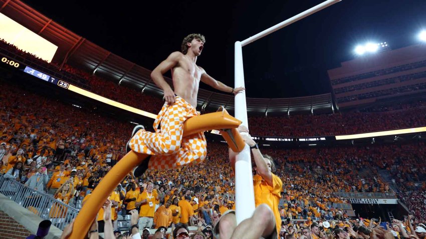 Google Maps Says Volunteers, Neyland Stadium Goal Post Located in River ...