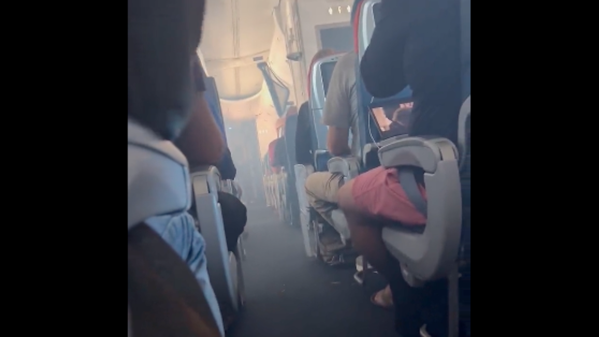 Delta Flight to LAX Makes Emergency Landing After Smoke Fills Cabin ...