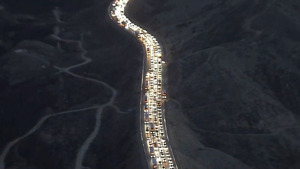 Vehicle Fire Causing Backup on 5 Freeway in Castaic – NBC Los Angeles