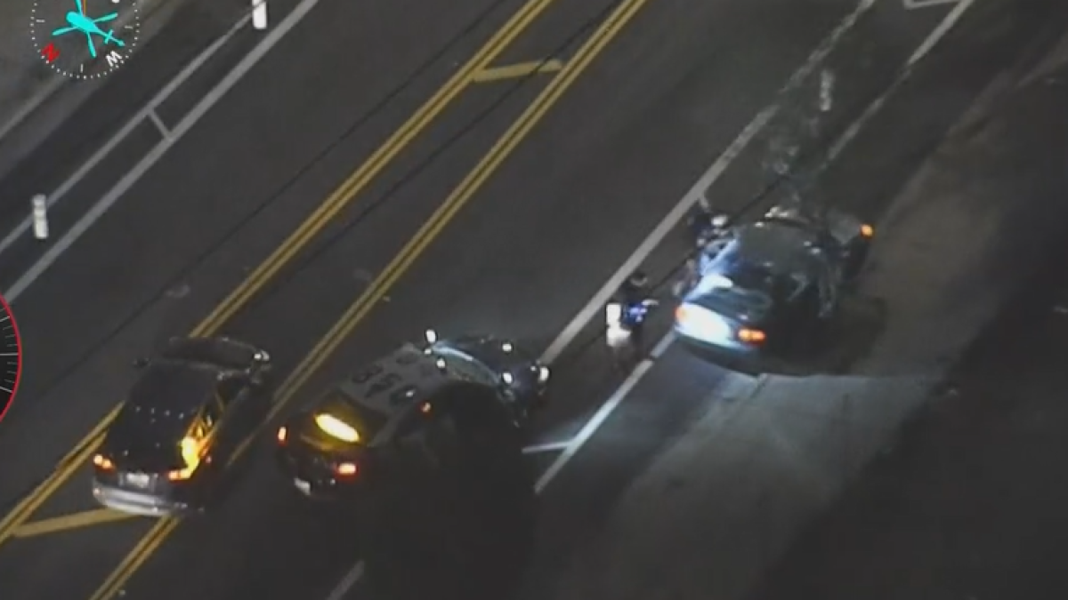 Pursuit Driver Abandons Vehicle in Lincoln Heights – NBC Los Angeles