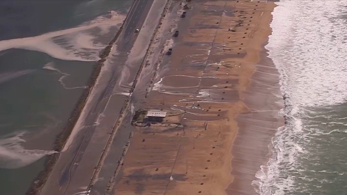 Flooding From High Tide Forces PCH Closure in Huntington Beach – NBC ...