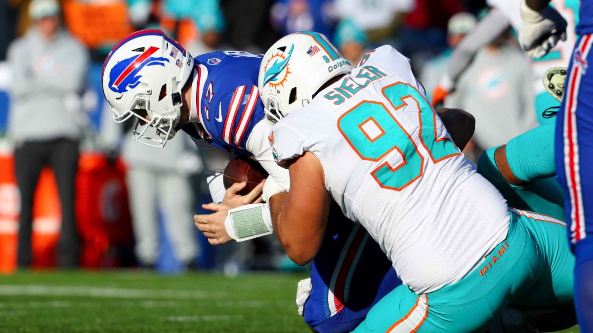Dolphins Take Lead Over Bills With Fumble Return Touchdown – NBC Los Angeles