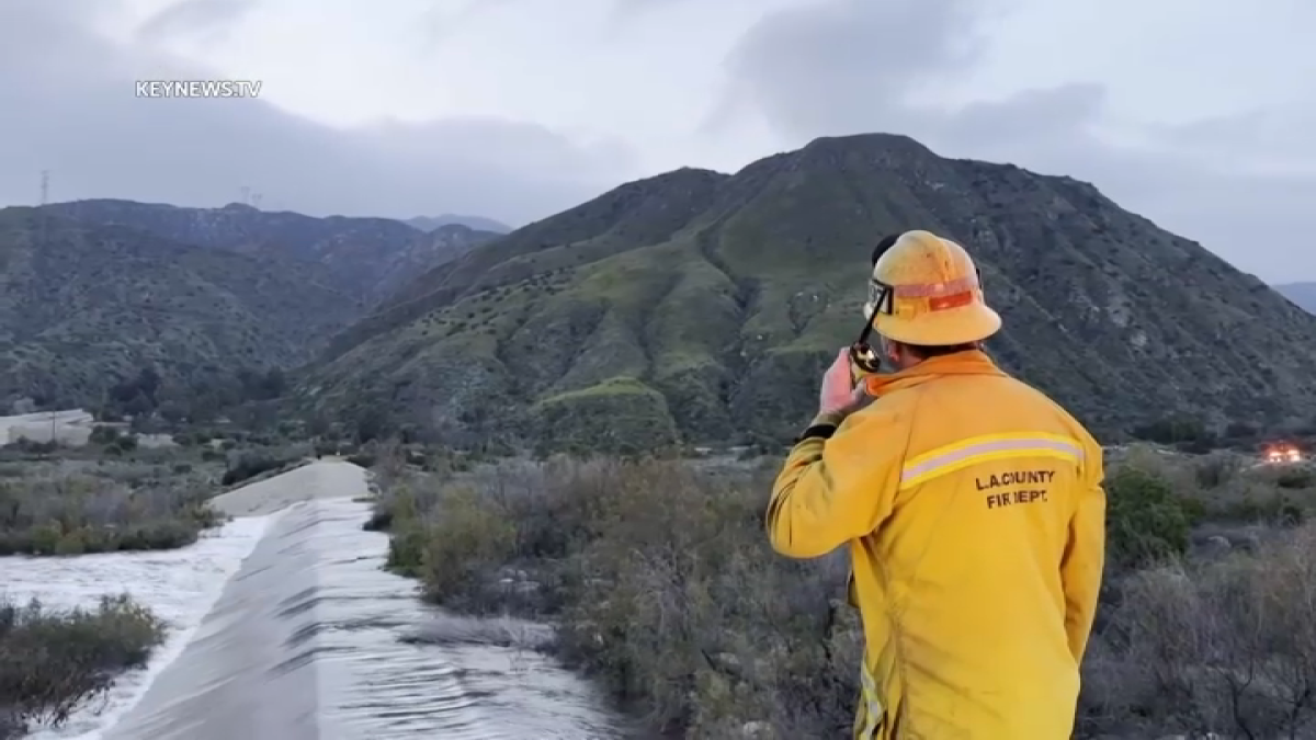 8 Rescued 1 Missing In San Gabriel River Near Azusa Nbc Los Angeles