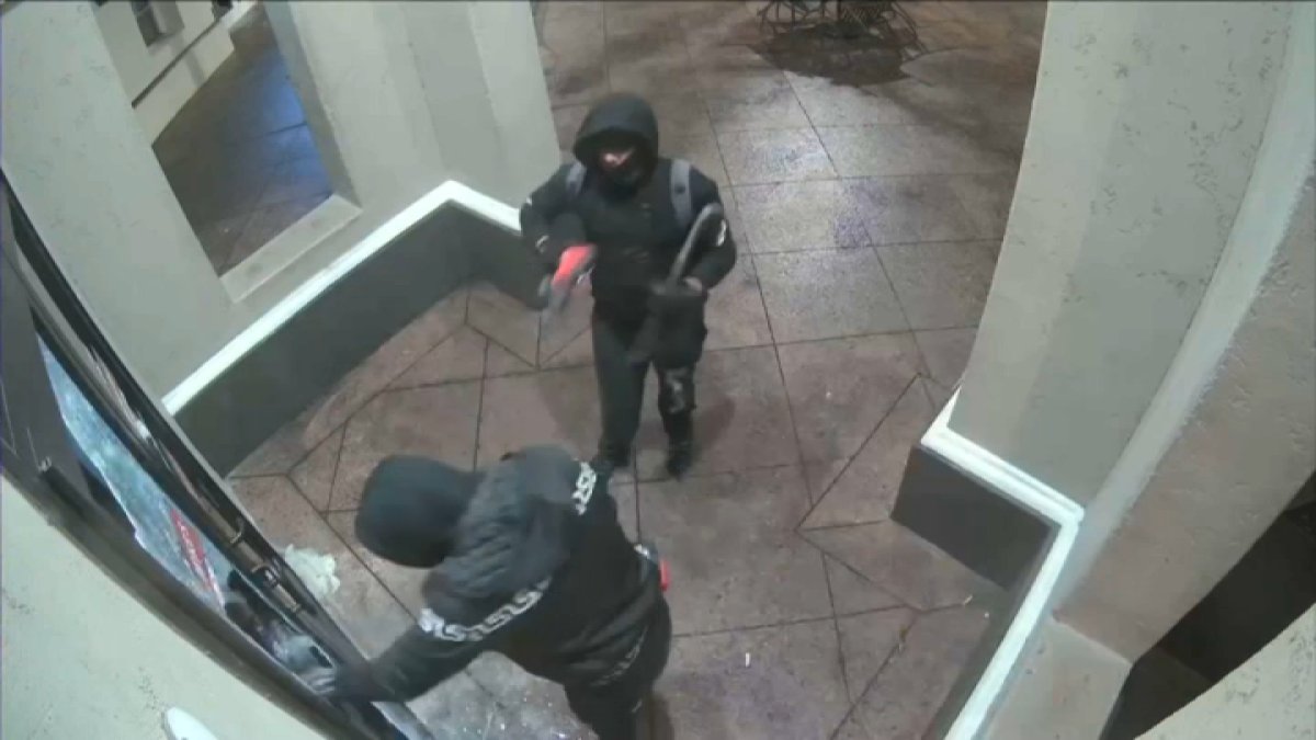 Burglars Hit 7 Orange County Restaurants in 30 Minutes – NBC Los Angeles