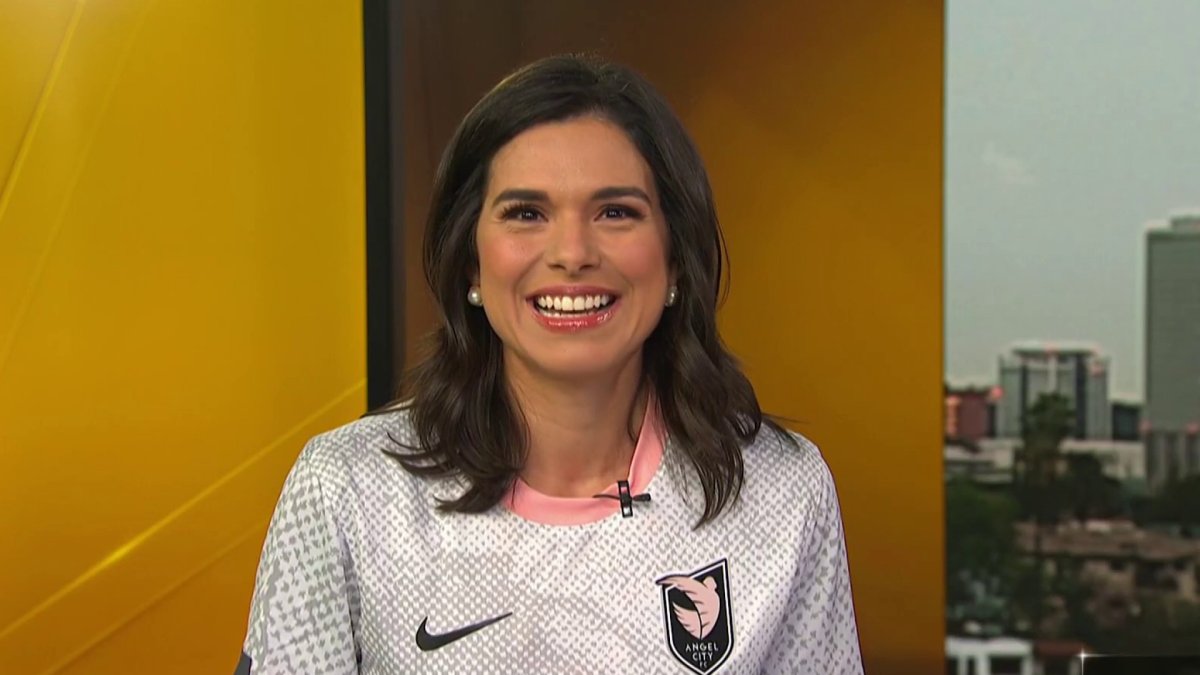 Belen De Leon To Sing National Anthem At Angel City Fc Game Nbc Los Angeles