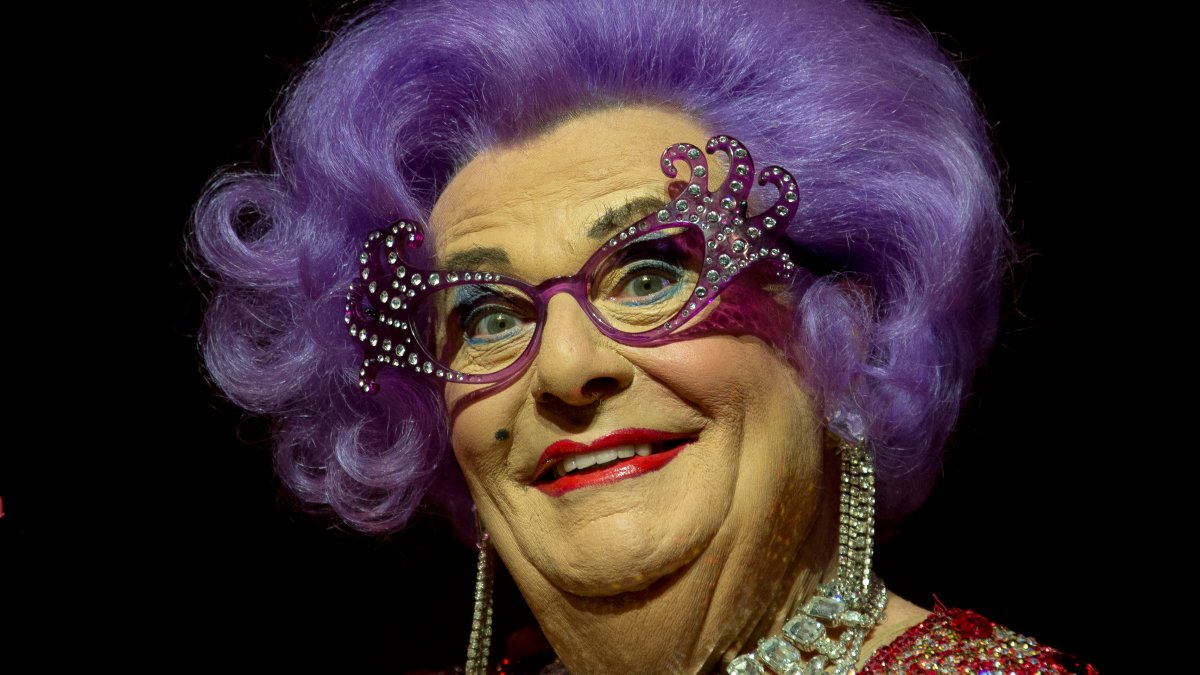 Barry Humphries, Creator of Dame Edna Character, Dies at 89 – NBC Los ...