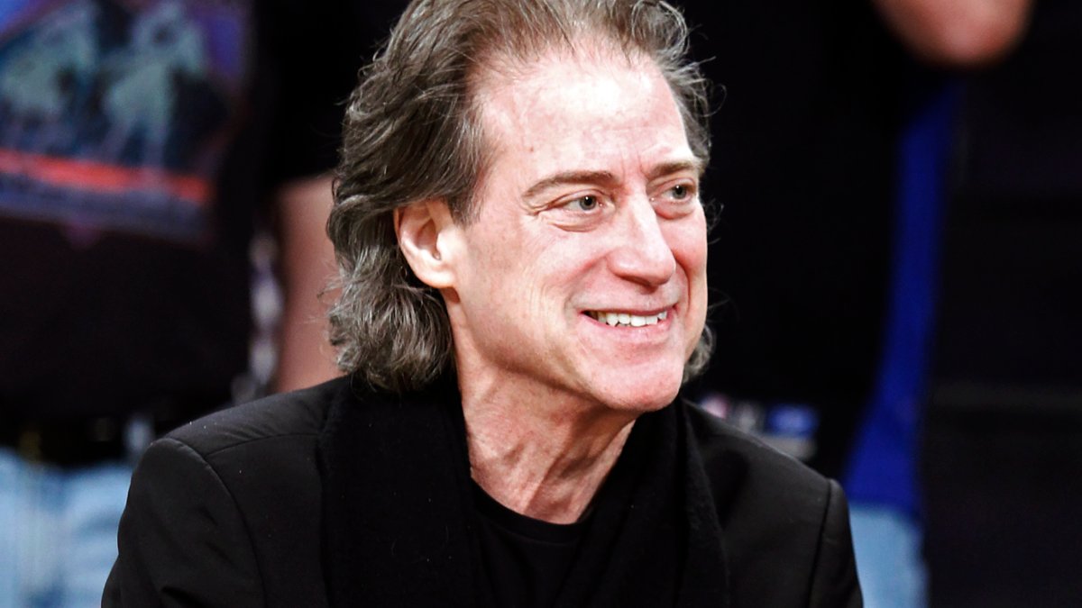 Richard Lewis Says He’’s Done With Stand-Up Following Parkinson’s ...