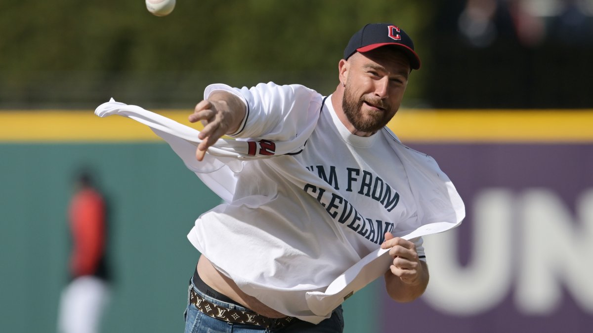 Watch Travis Kelce’s Epic First Pitch Fail at Guardians-Mariners – NBC ...