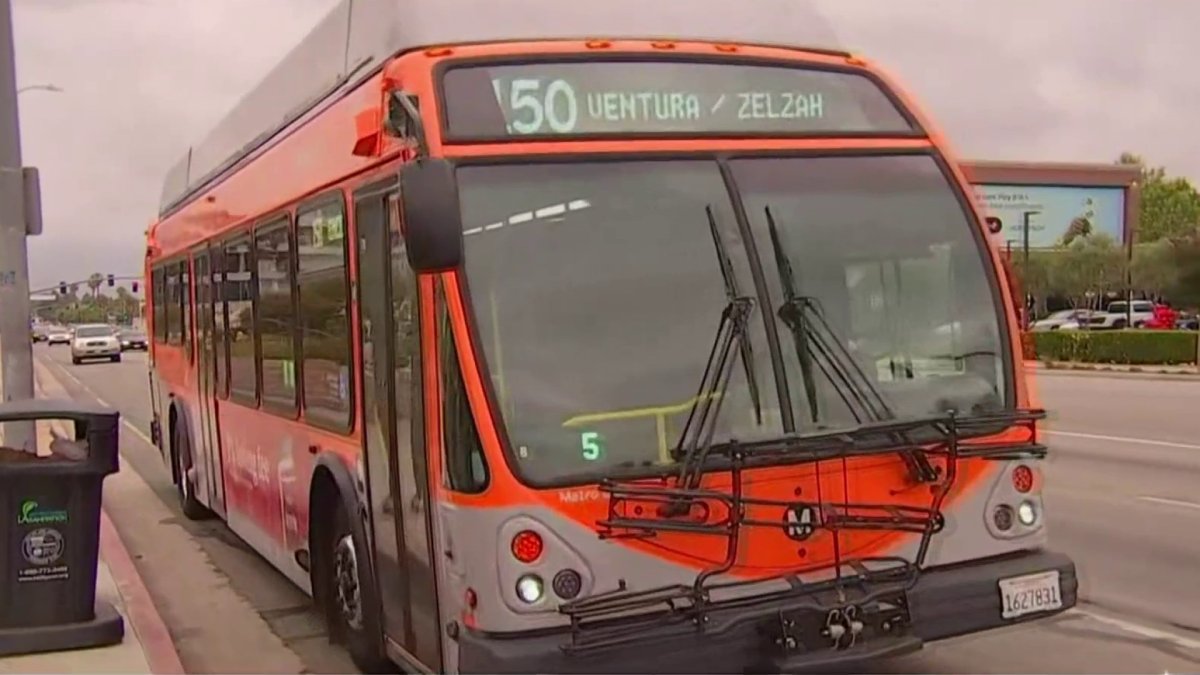 LAPD Looking for Man Who Stabbed Metro Bus Driver – NBC Los Angeles