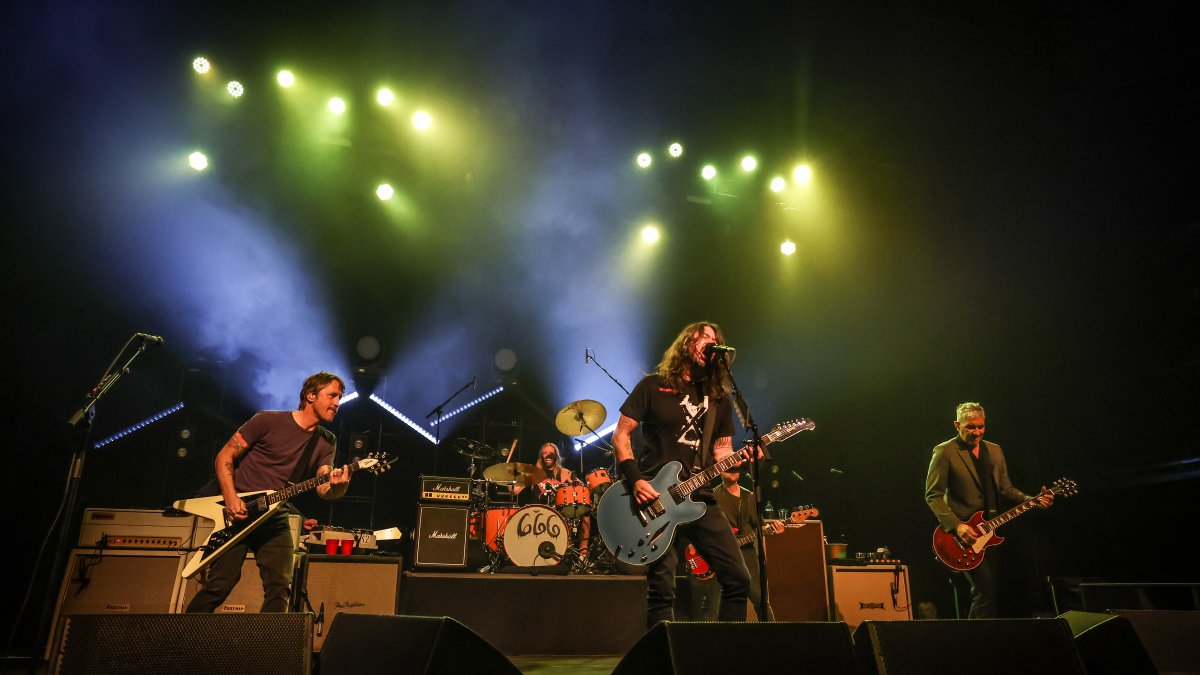 Foo Fighters Announce New Drummer A Year After Taylor Hawkins’ Death ...