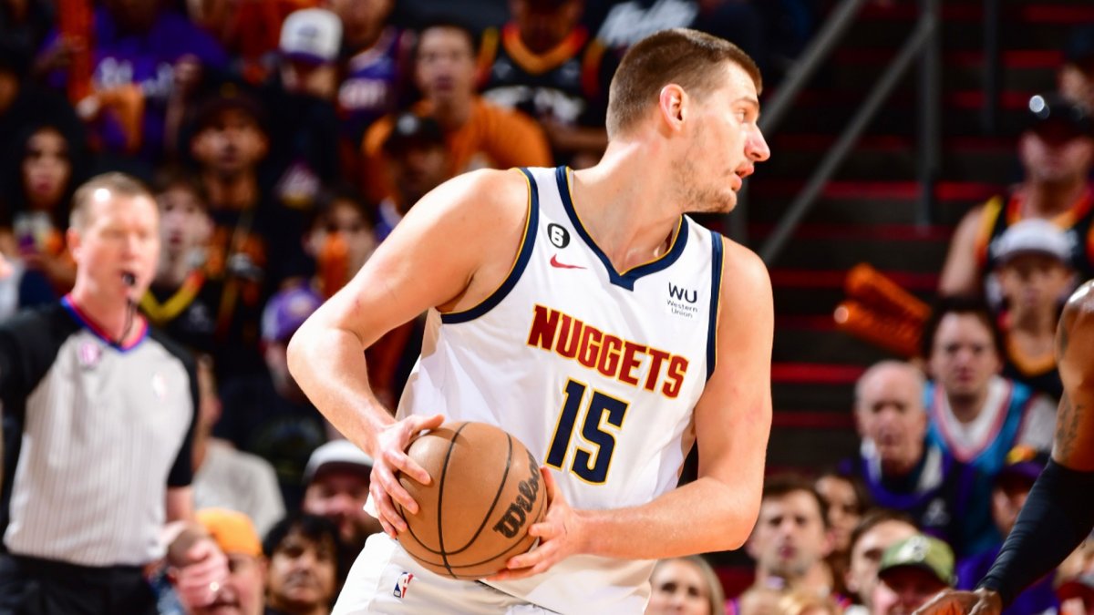 Nuggets’ Nikola Jokic Appears to Elbow Suns Owner in Game 4 – NBC Los ...
