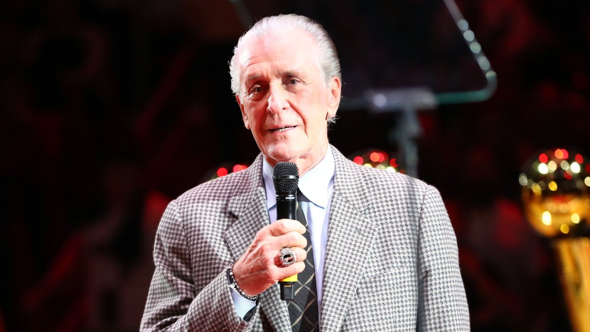 Los Angeles Lakers news: Lakers to honor former coach Pat Riley with a ...