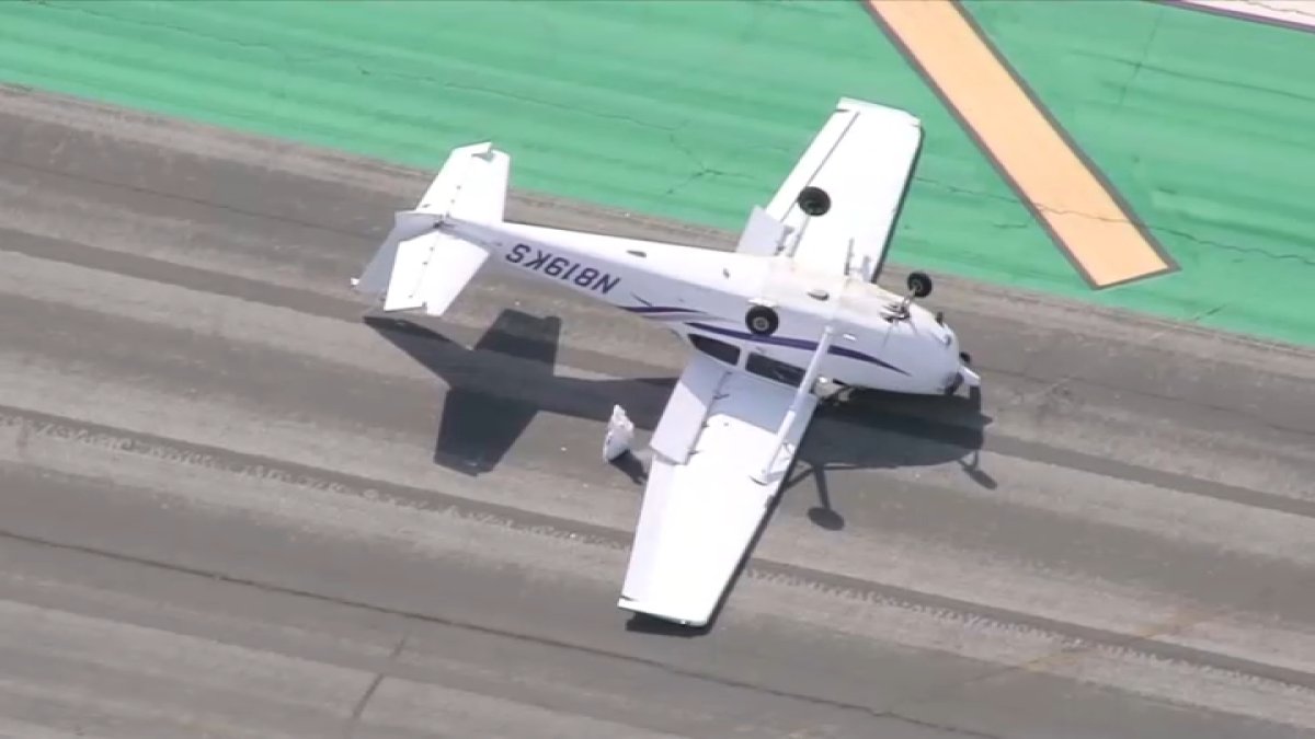 Small plane overturns while landing in Santa Monica – NBC Los Angeles