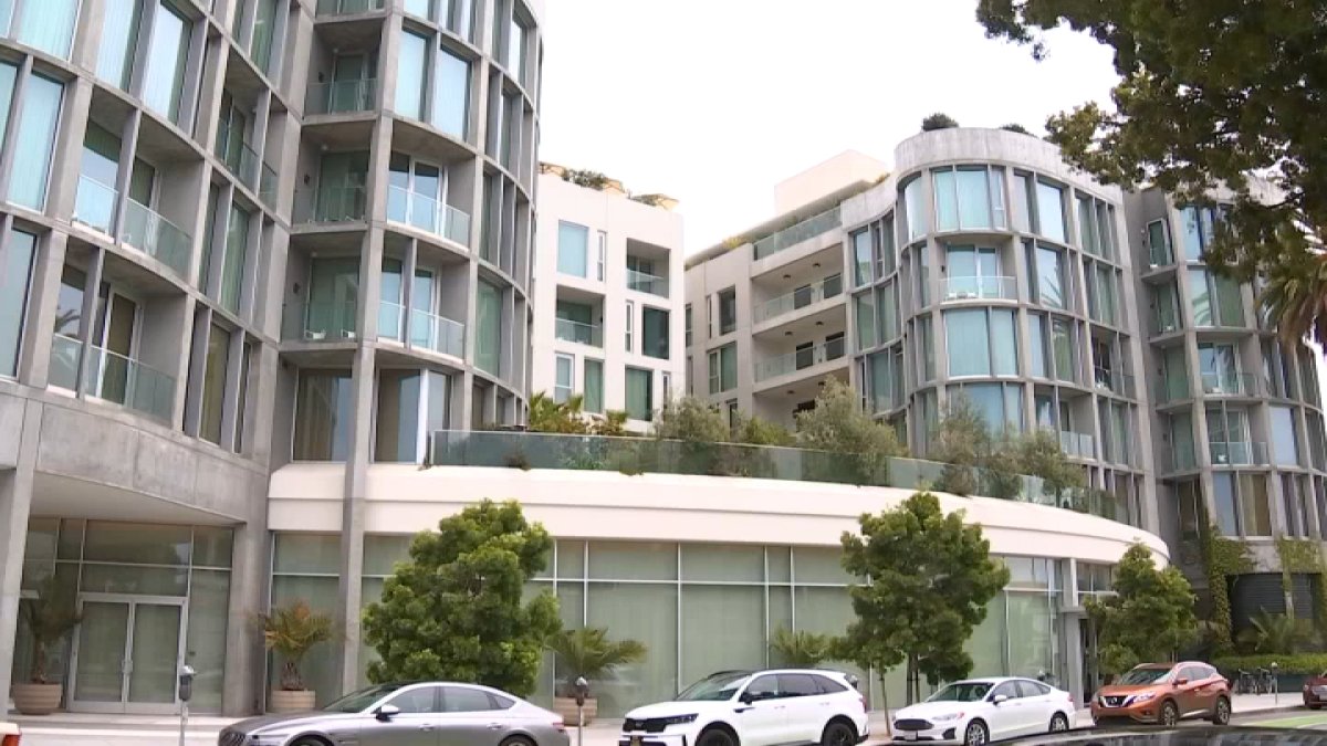 Unionized hotel workers in SoCal demand better wages to avert strike ...