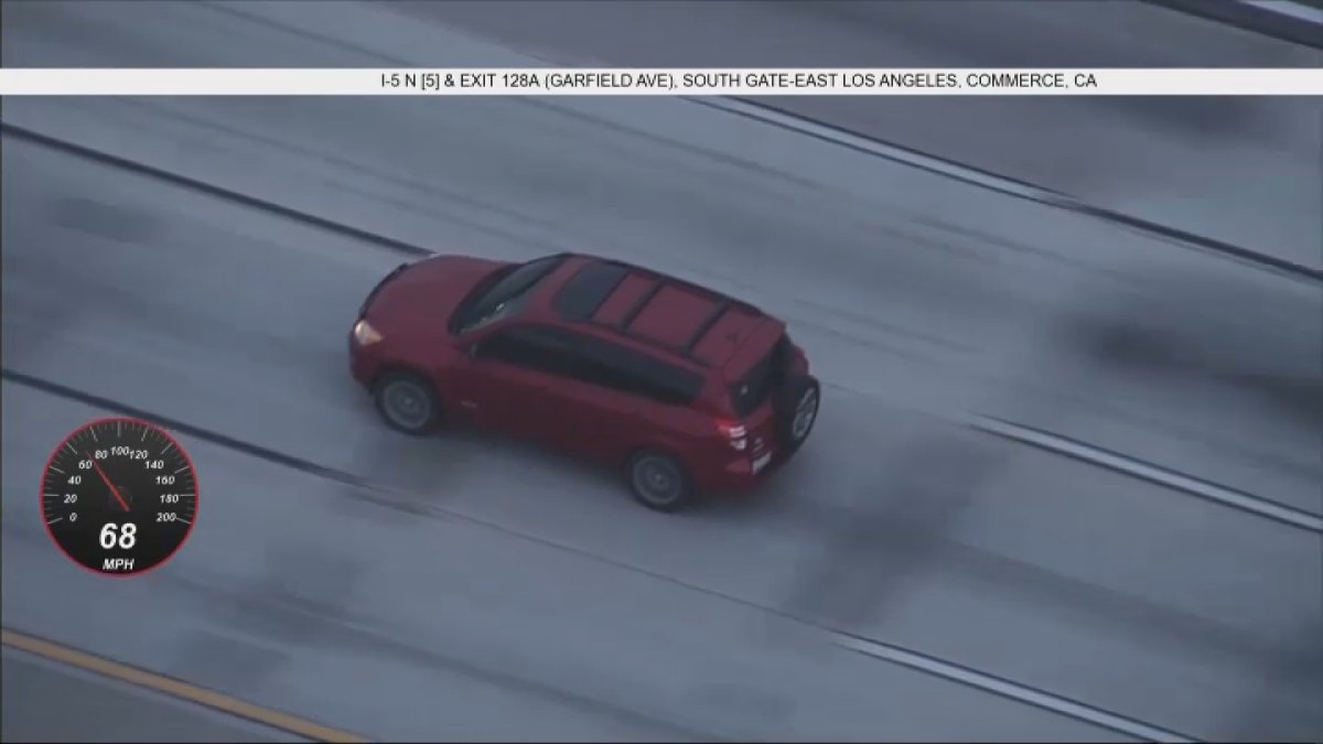 Police spin out car, pull out driver after chase from OC to LA County ...