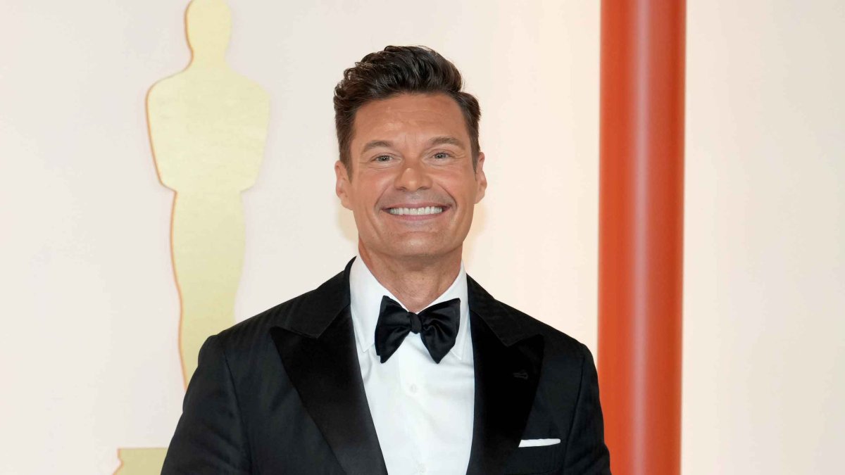 Ryan Seacrest to replace Pat Sajak on ‘Wheel of Fortune’ – NBC Los Angeles