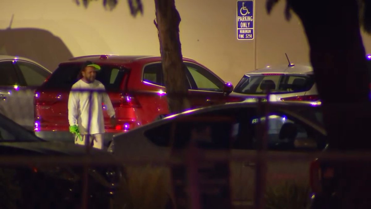 Man with gun prompts evacuations, standoff in Santa Ana – NBC Los Angeles