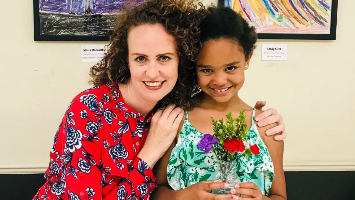 Mom accused of trafficking her biracial daughter on flight sues ...