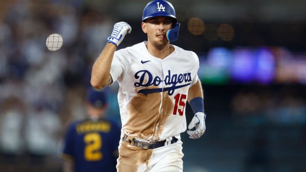 Austin Barnes first homer of the season helps Dodgers beat Brewers 1-0 ...