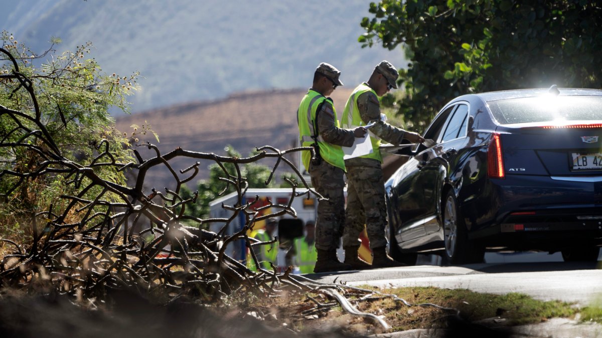 Lahaina residents return to homes destroyed by deadly Maui wildfire ...