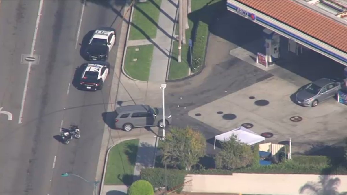 Police shoot, kill man at Anaheim gas station – NBC Los Angeles