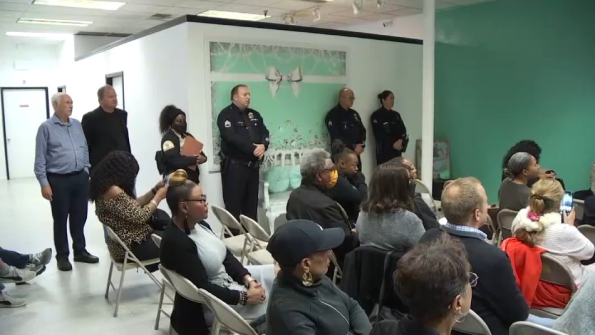 Ladera Heights residents share concerns of crime in their neighborhood ...
