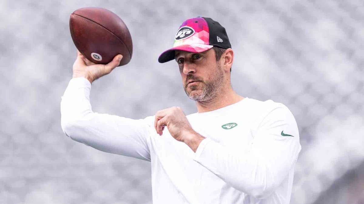 Aaron Rodgers ‘ahead of schedule’ but won’t put timetable on return ...