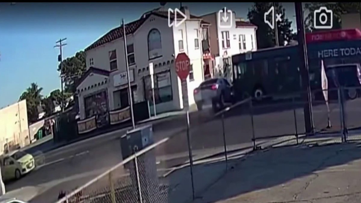 Bus, car crash into Long Beach restaurant – NBC Los Angeles