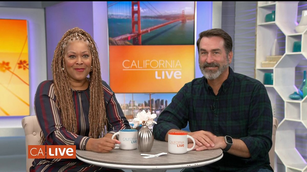 Comedian Rob Riggle gets candid with Travis Kelce about Taylor Swift in ...