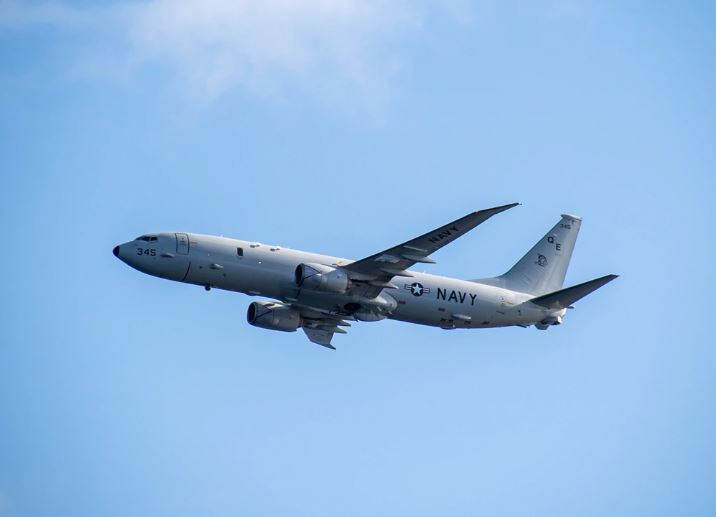 US Navy plane overshoots runway and goes into a bay in Hawaii – NBC Los ...