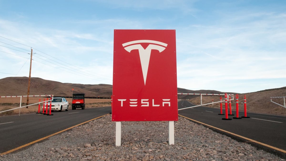 Tesla to raise pay for hourly Nevada Gigafactory workers in January ...