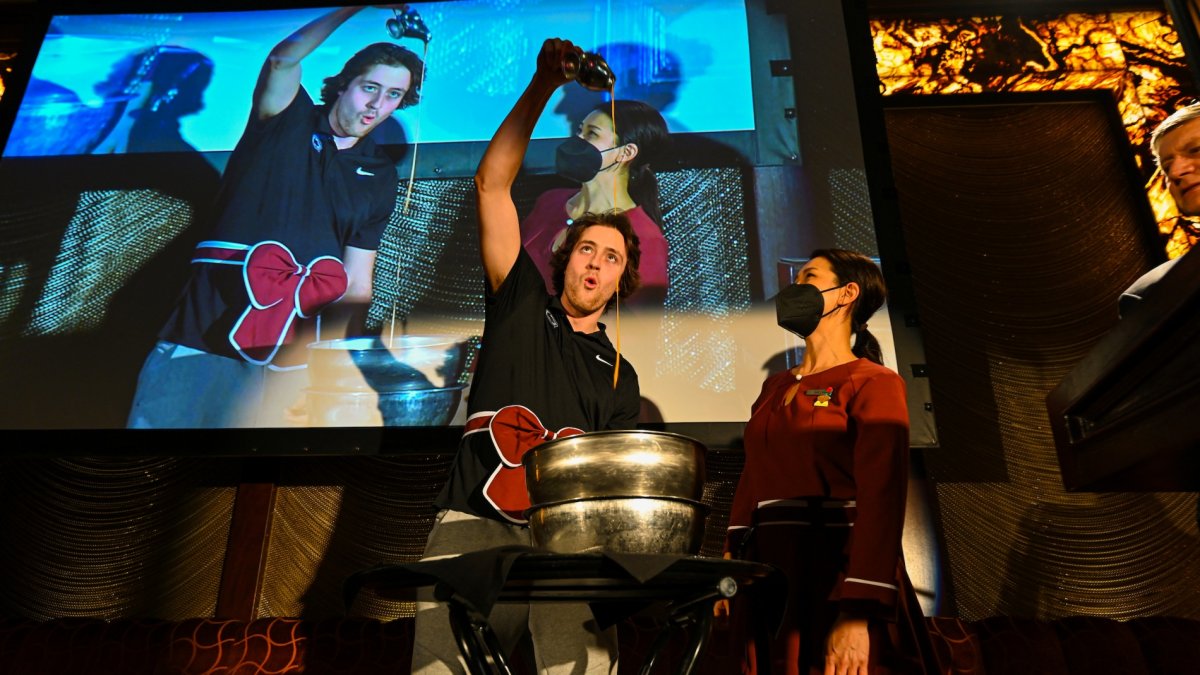 Lawry's Beef Bowl: A Rose Bowl Tradition at Lawry's Prime Rib in ...