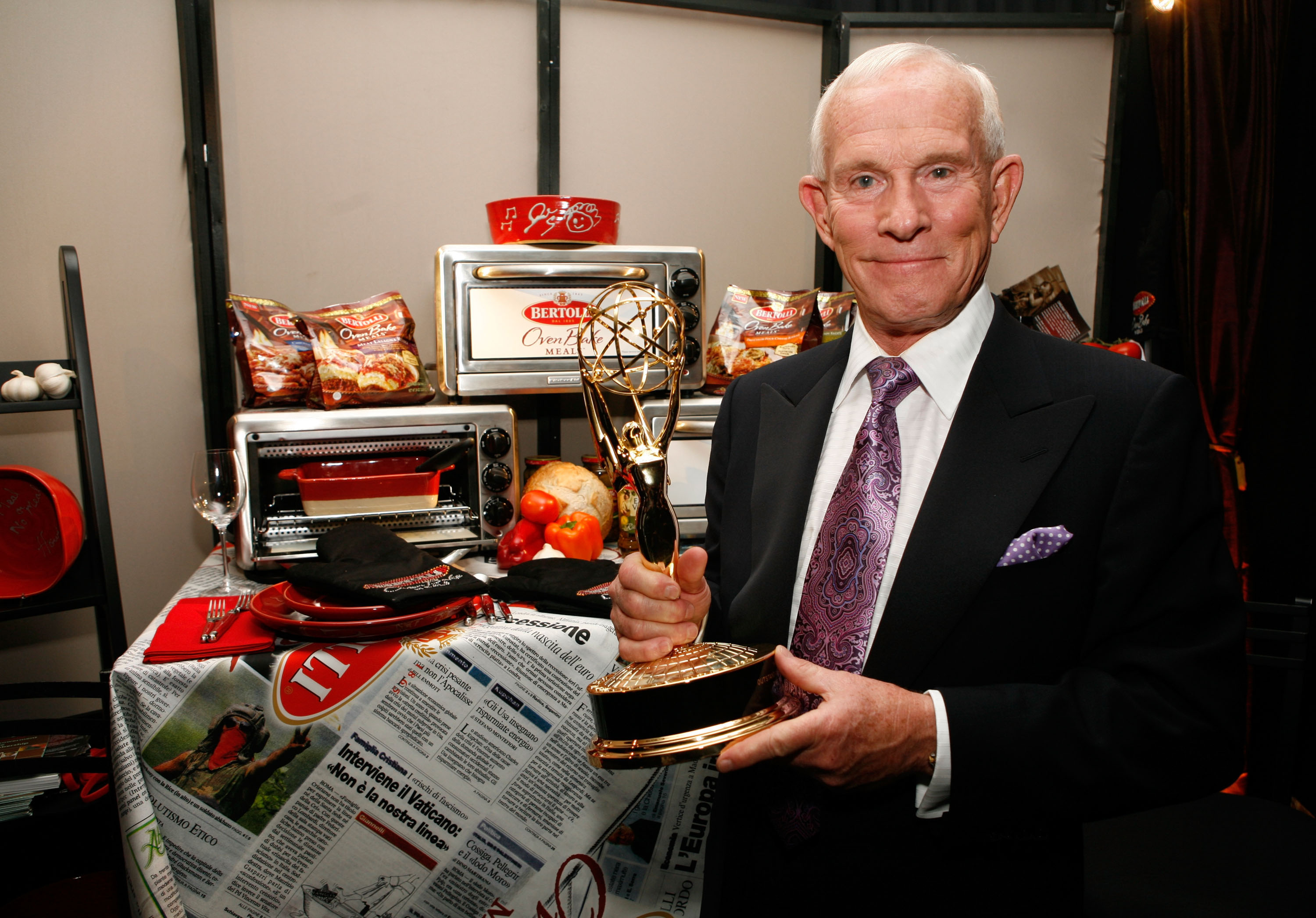 Tom Smothers, comic half of the Smothers Brothers, dies at 86 – NBC Los ...