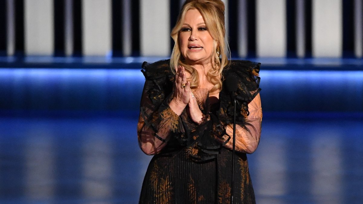 Jennifer Coolidge’s message ‘for all the evil gays at the Emmys – NBC ...
