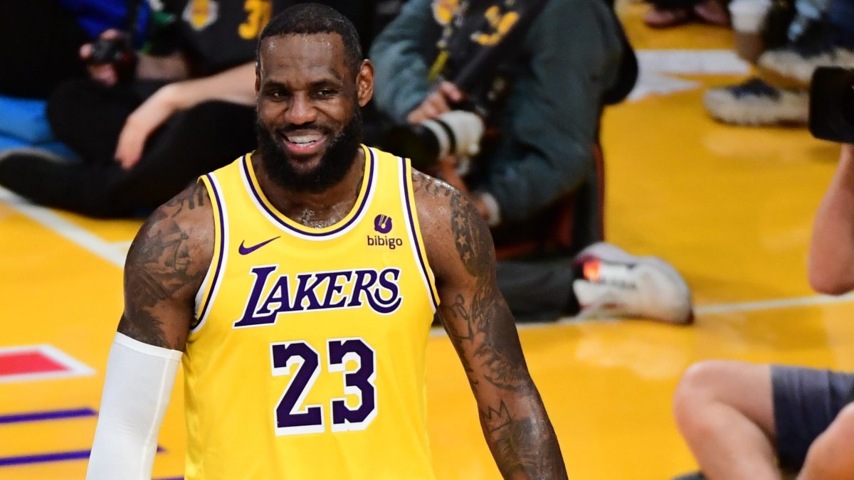 Mind-blowing LeBron James stat has NBA fans in disbelief – NBC Los Angeles