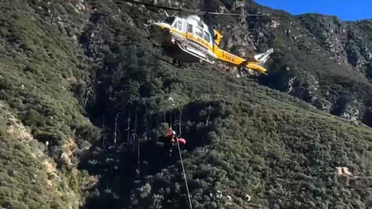 Woman stranded after SoCal mountain crash survived on rainwater, – NBC ...