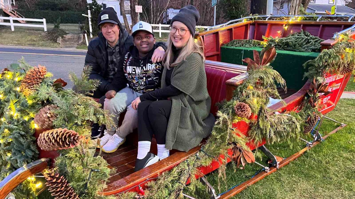 Alabama parents surprise their son with road trip to see ‘Elf’ sleigh ...