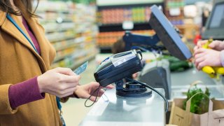 Credit card debt hits a ‘staggering’ $1.13 trillion. Here’s why so many ...