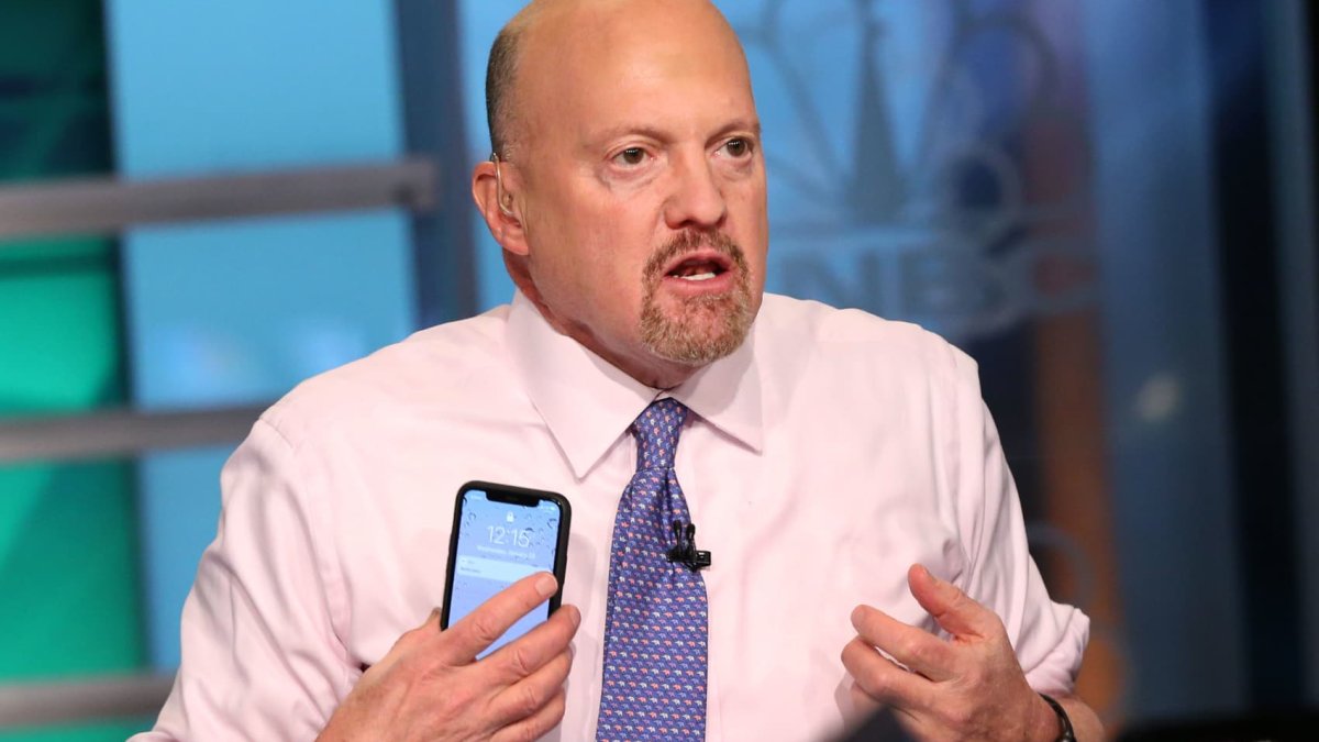 Jim Cramer cautions against speculating on nuclear power and quantum ...