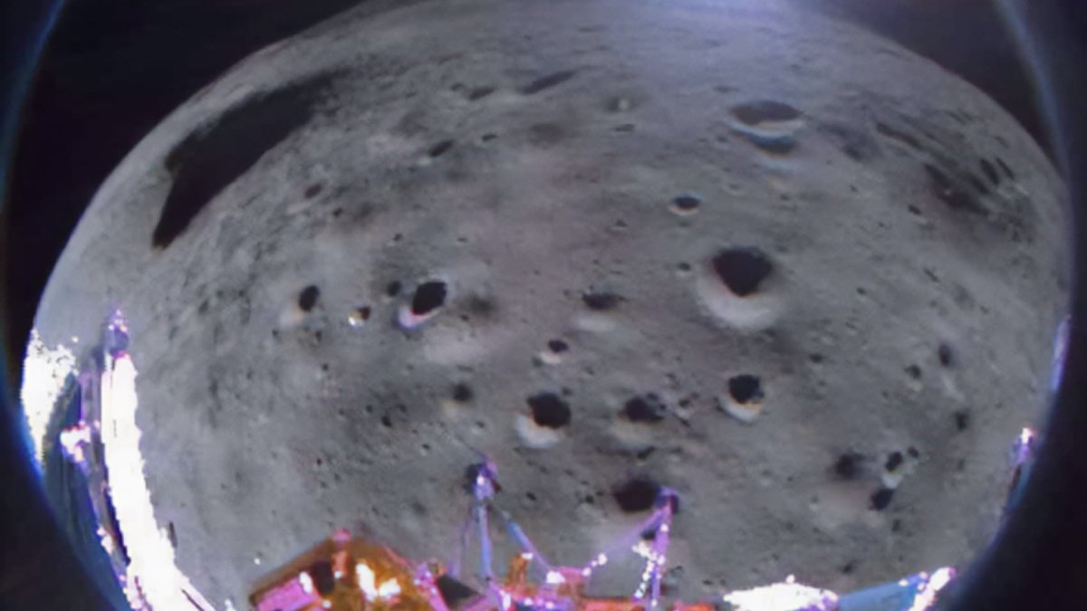 Lunar landing photos: Intuitive Machines’ Odysseus sends back first ...