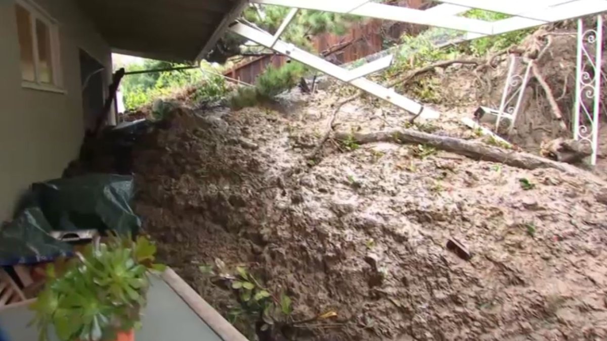 Mud slowly slides down hillside toward Baldwin Hills homes – NBC Los ...