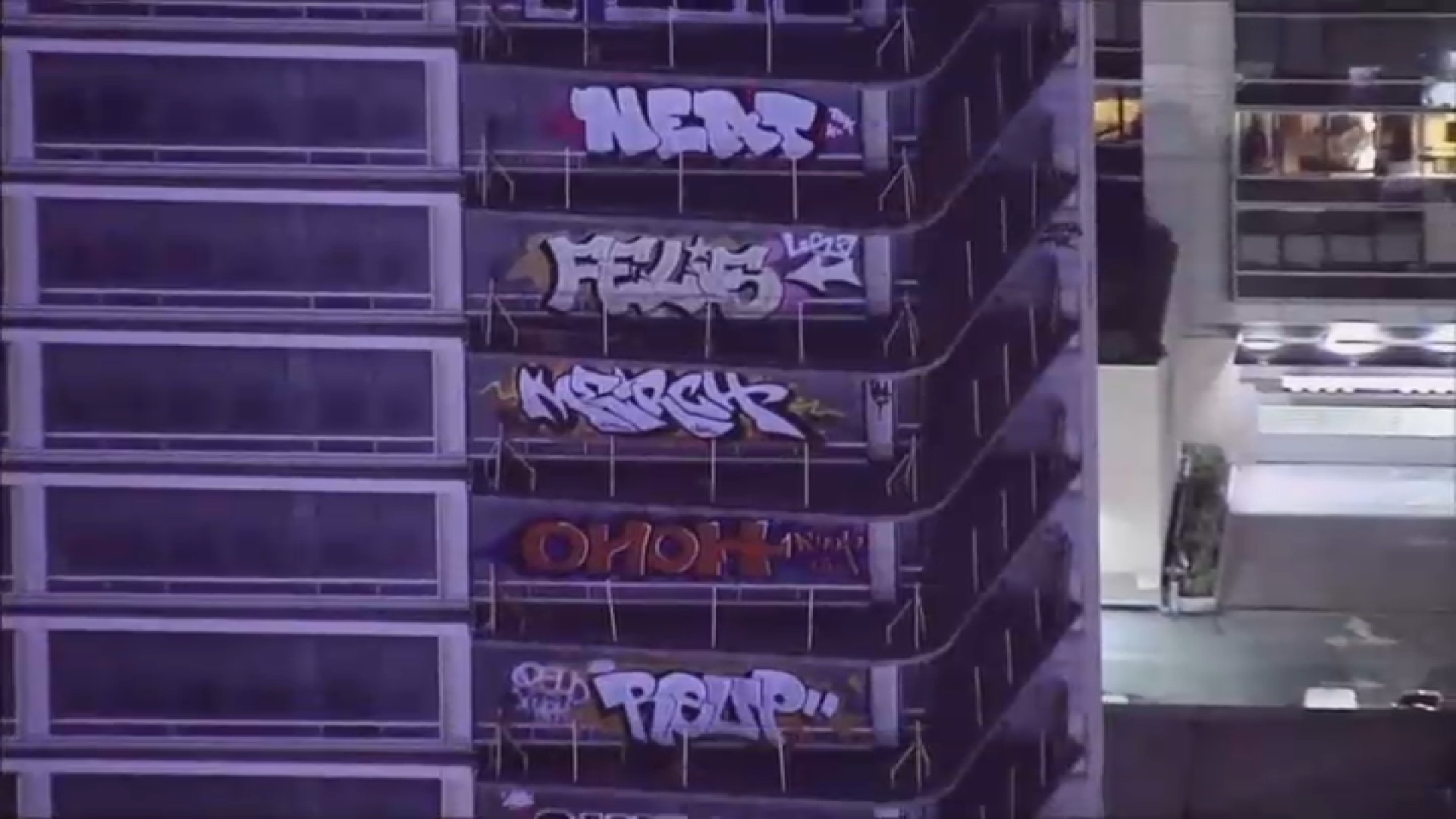 La Considers Motion To Make Downtown La High Rise Owners Clean Up